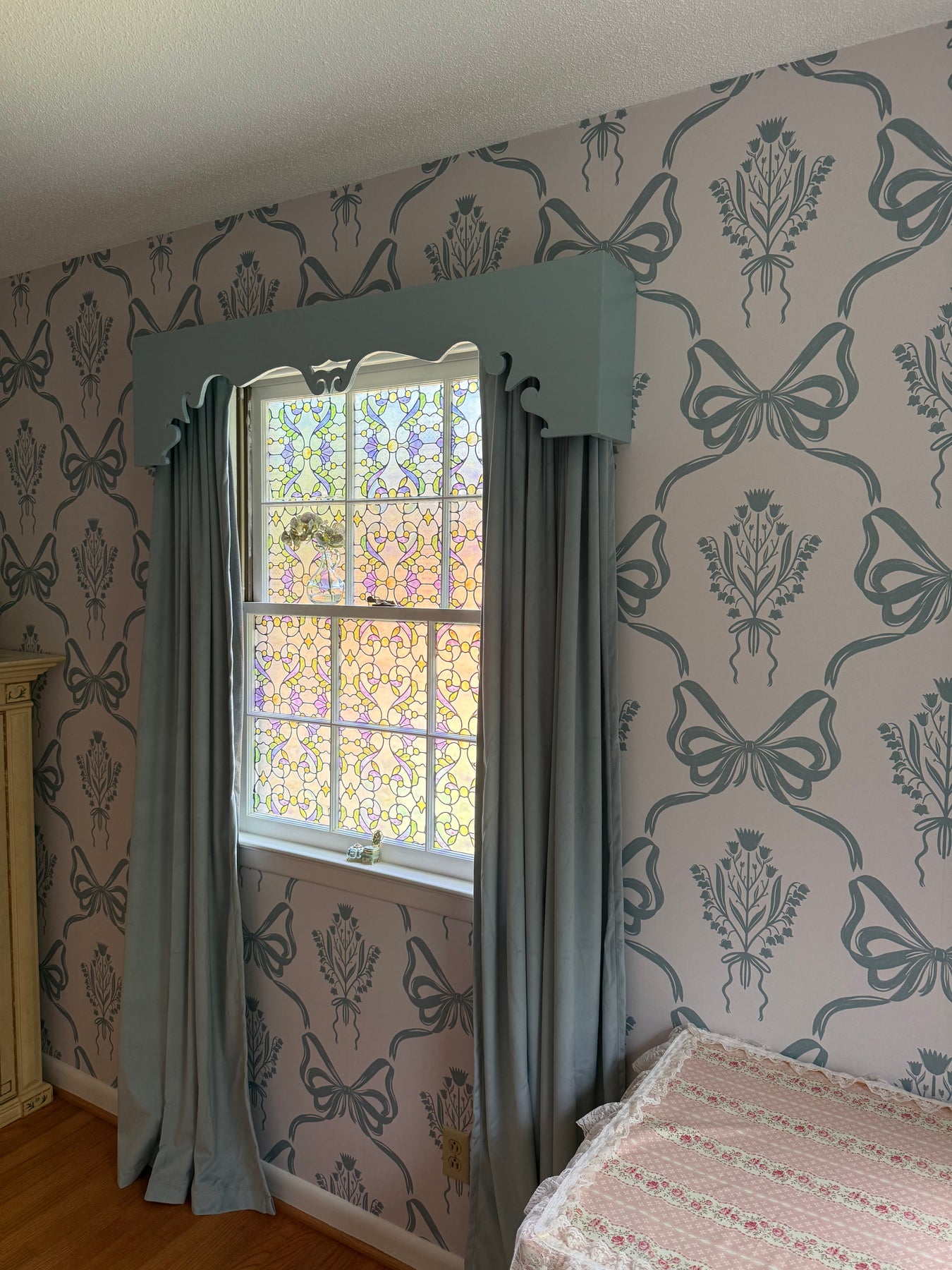 Lacey Wallpaper by The Beau Studio – Loomwell Home Goods