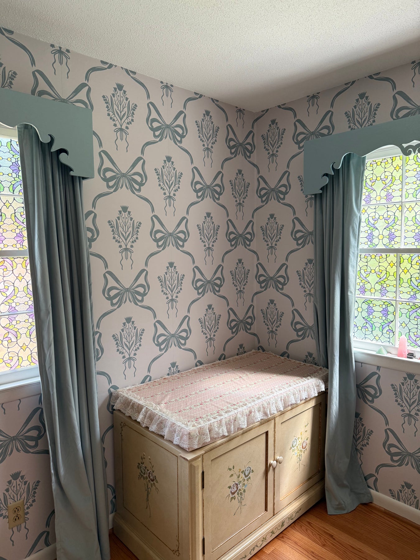 Lacey Wallpaper by The Beau Studio – Loomwell Home Goods